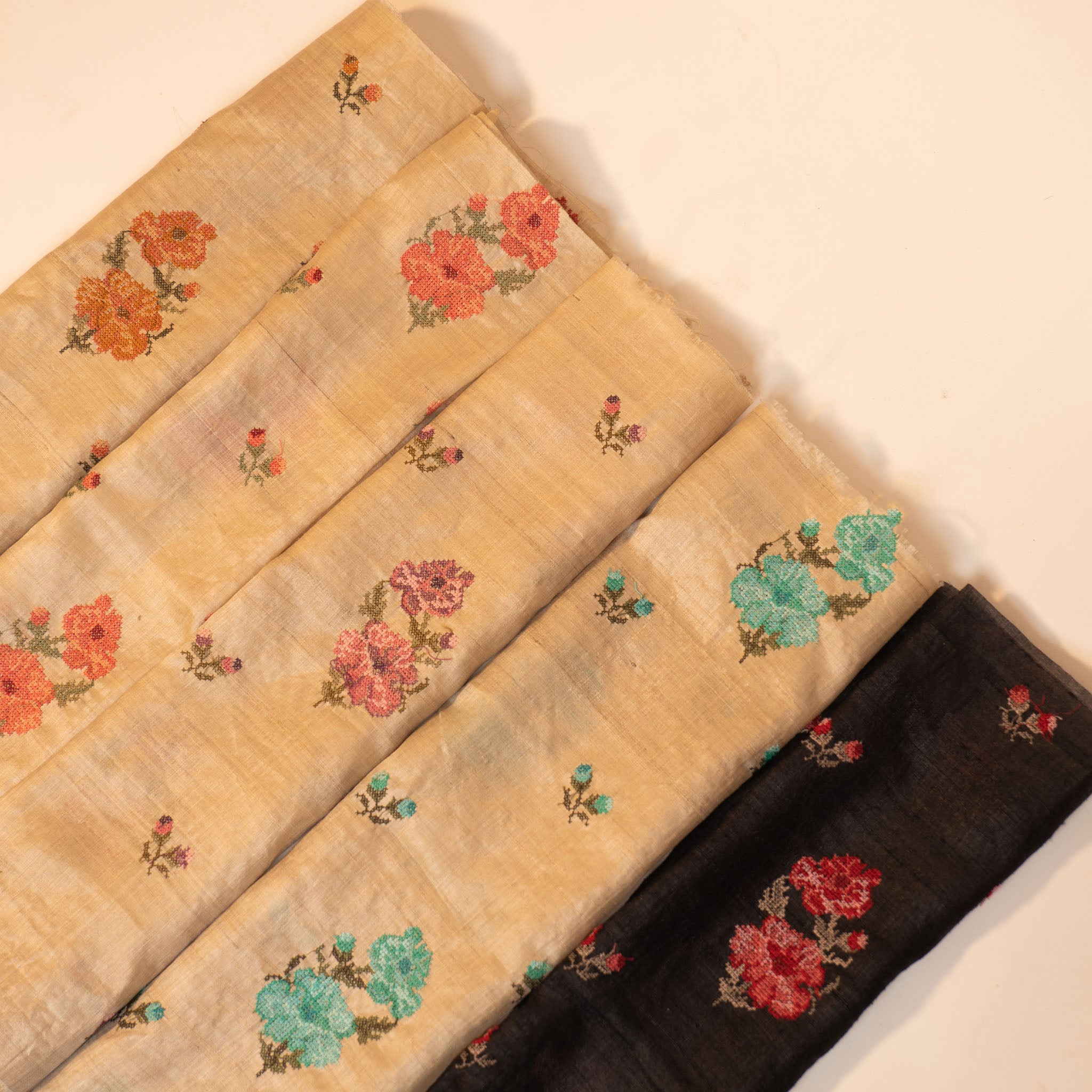 Afreeda Buta on Tussar Silk – Zarinama