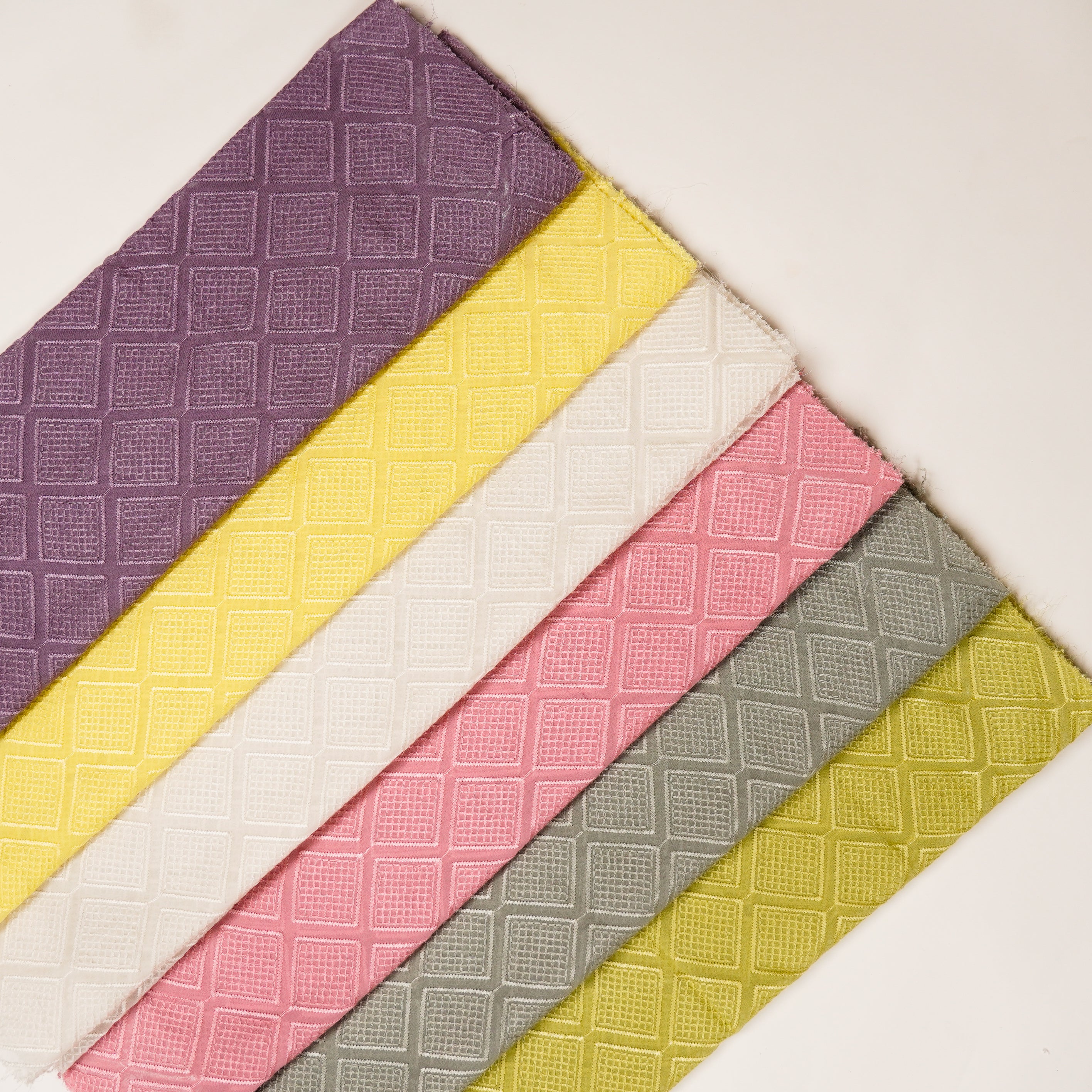 Naila Geometric Jaal on Georgette – Zarinama